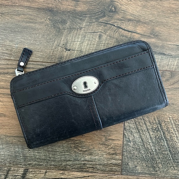 Fossil | Bags | Fossil Black Leather Zip Wallet | Poshmark